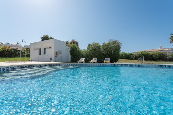 Appartement Avec 2 Chambres, Piscine Et Patio - Albufeira