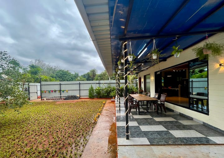 Cloud9 Villa  - Luxurious Private Jungle Villa. - Thane
