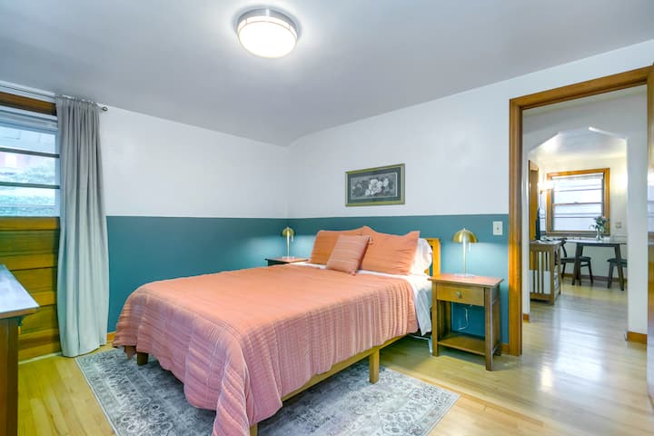 Quiet, Central 1 Br W/ Garage & Laundry - Downtown - マディソン, WI