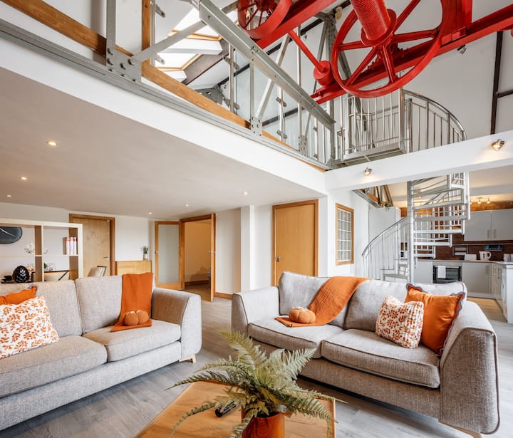 Bradford: Broadgate Penthouse Duplex Apartment - Yorkshire