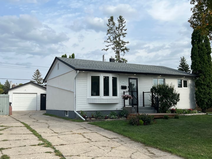 A Spacious & Quiet Retreat - Winnipeg