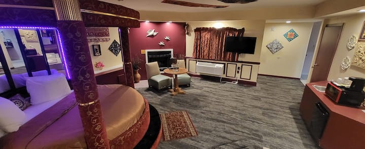 Asian Suite With Jacuzzi & Fireplace - Harrisburg, PA