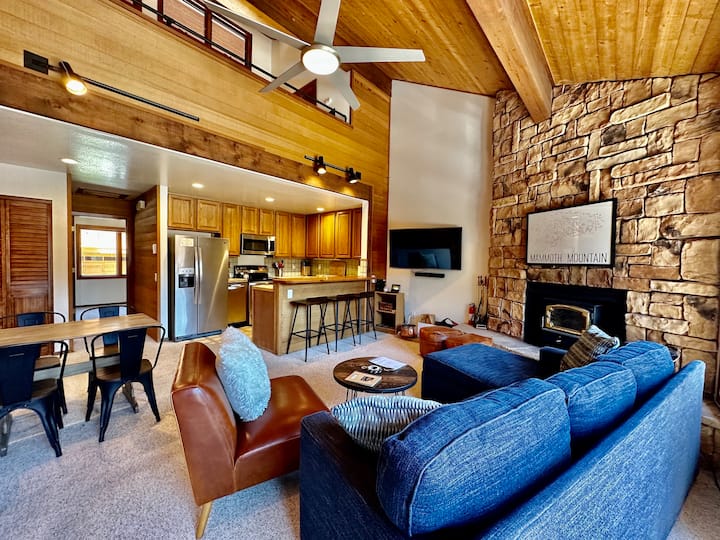 Après All Day | Cabin Chic With Champagne Energy - Mammoth Mountain, CA