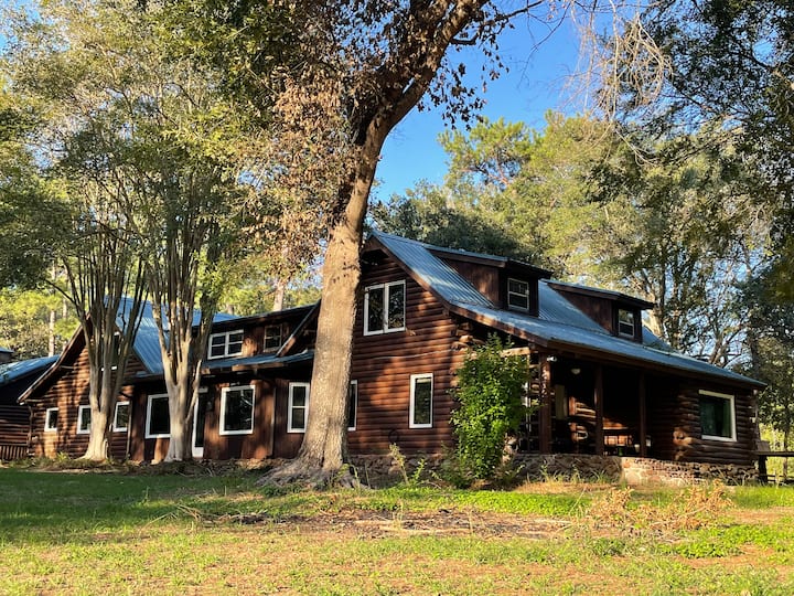 Journey Hope Log Cabin - Stagecoach, TX
