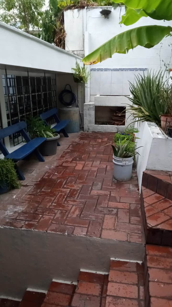 Urbanizacion Carmita, Colonia Miramonte - San Salvador