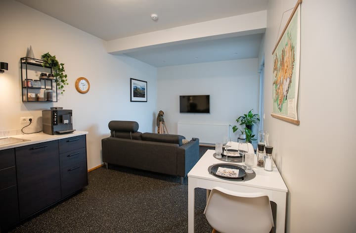 Majestic Mountain View Retreat - Islande