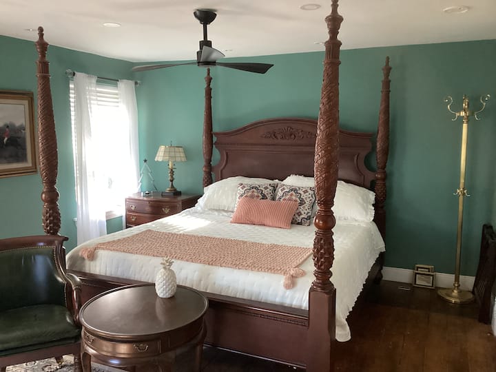 Fox Creek Farm Inn B&b - Brandywine Room - Kennett Square, PA