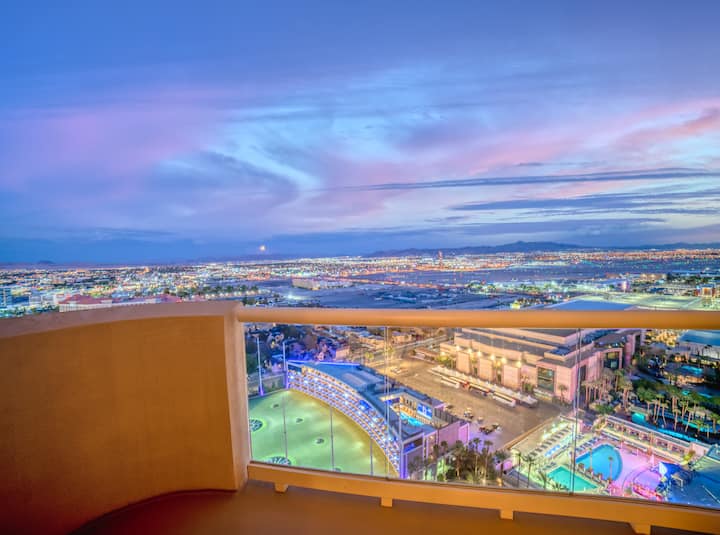 Mgm 27f Balcony Ste 2bd/2ba, Sphere Sunset F1 View - Las Vegas, NV
