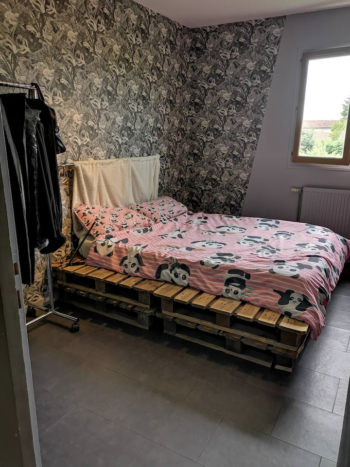 Chambre Dans Maison Au Calme - Corbas