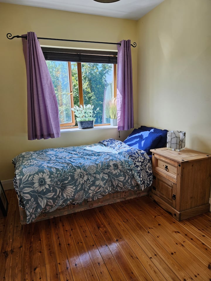 Single Room In Cosy House - Castlebar