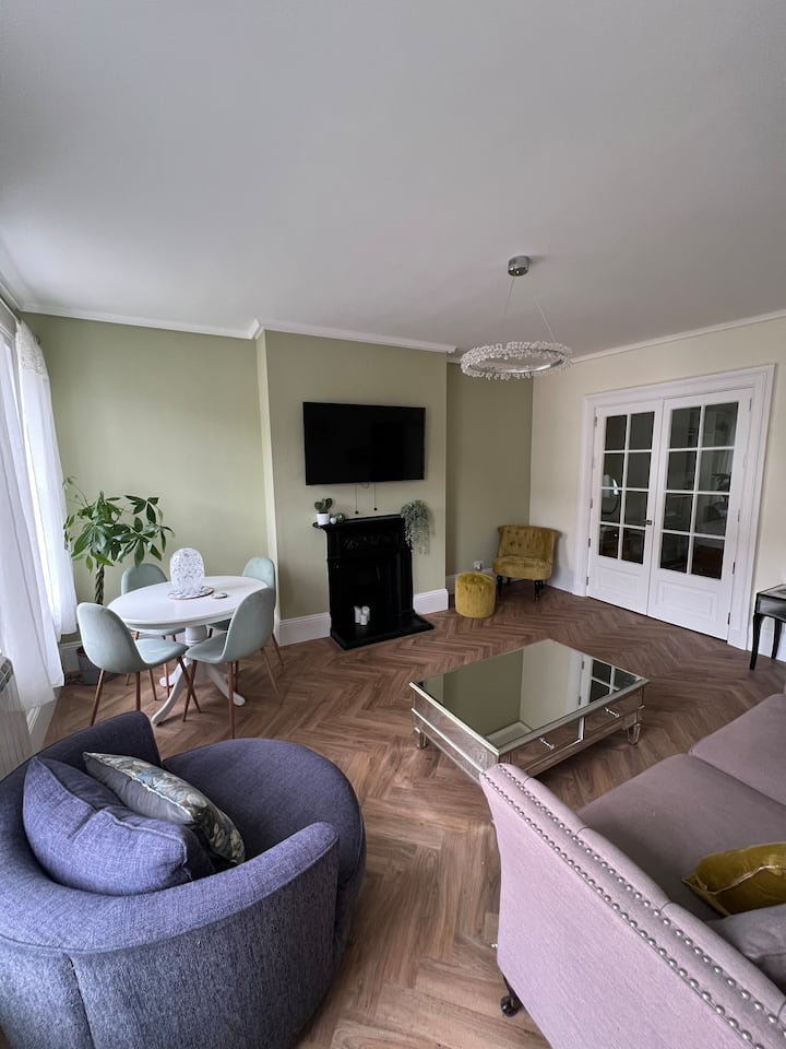 Romantic Heart - Penthouse 2 Bed - University of Chester