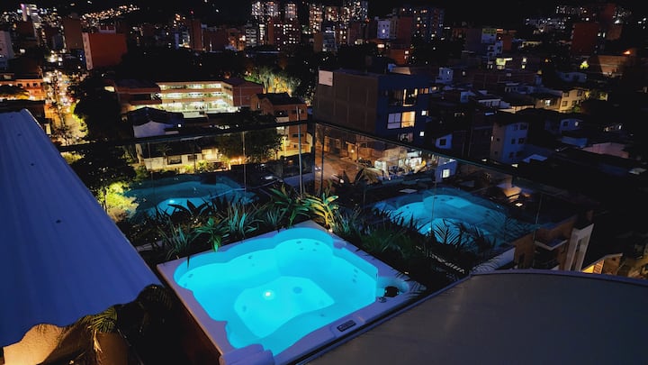 Suite Lujoso , Rooftop Privado, Jacuzzi, Ac, P5 - Medellín