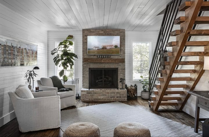 Award Winning Farm House - Dahlonega, GA