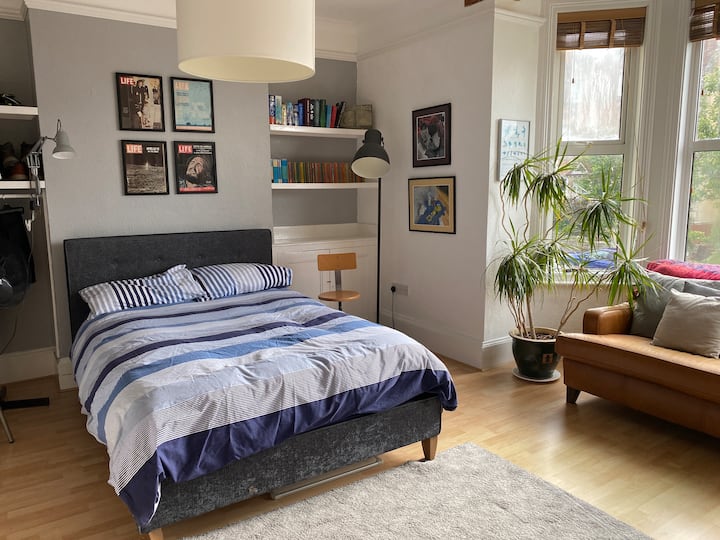 Comfortable Double Bedroom - Swanage