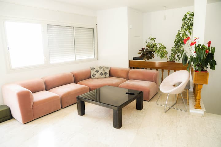 הבית של נעמי - Jerusalem