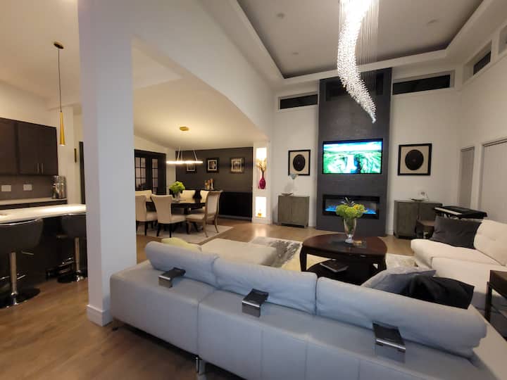 Modern Luxury Minutes2 Downtown - Skokie, IL