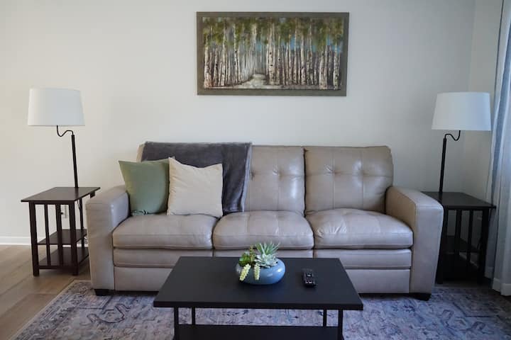 Davenport Delight ~ 2br Townhouse - Davenport, IA