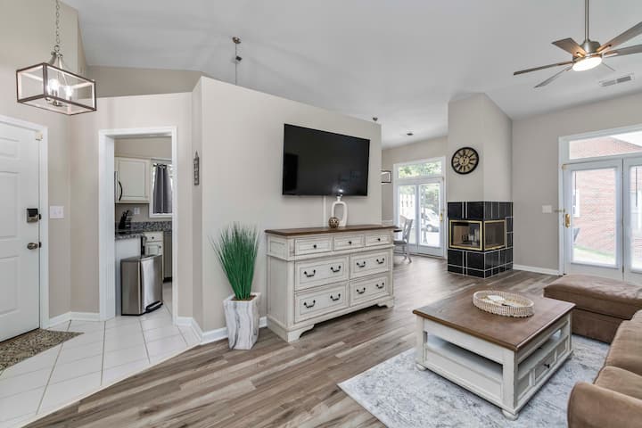 Castle Glow_lex - Spacious Townhome Close To Uk - Lexington, KY