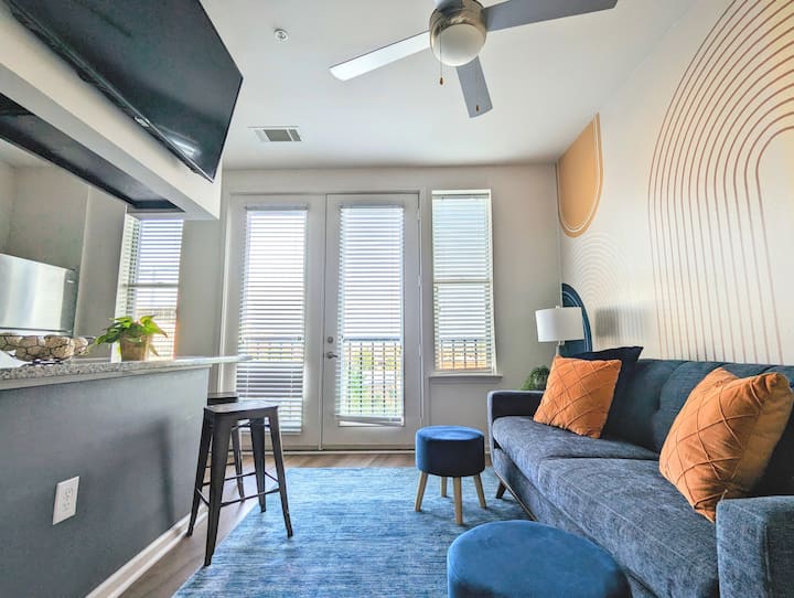 Central Location, Pool+gym, Free Parking, Walkable - Charlotte, NC