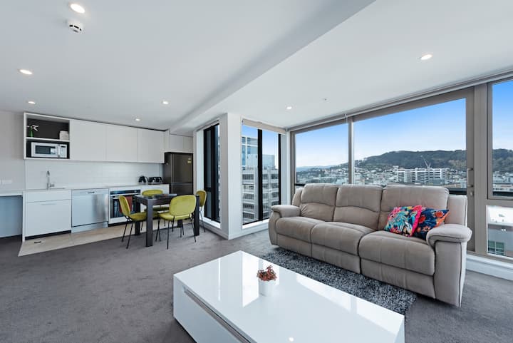 Panoramic One Bedroom Apartment With Views - Wellington