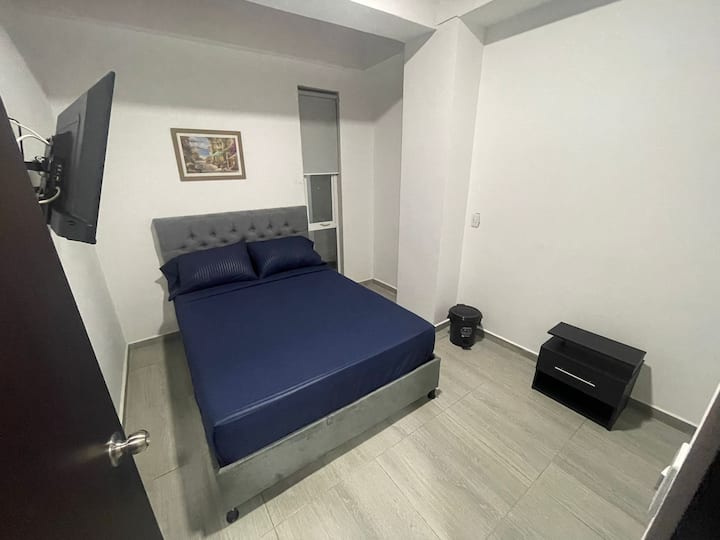 Cómoda Habitación (No Parqueadero), Hotel Montana. - Pereira, Colombia
