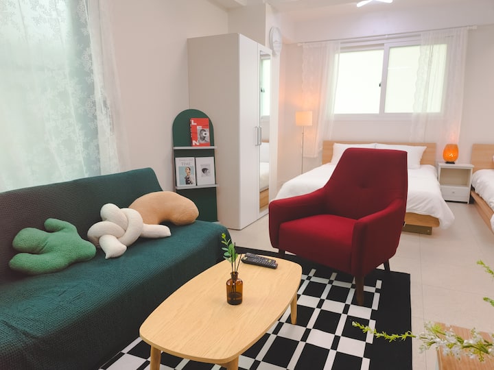 [Una-01] 마포/망원/망원시장/홍대 넓고 편안한 공간 - Seoul