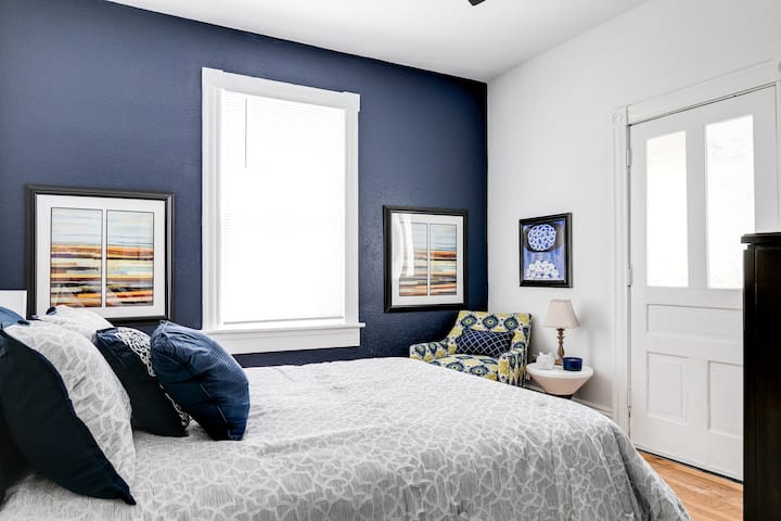 Chic Urban Couples Retreat: Perfect Getaway 'N Rva - Richmond, VA