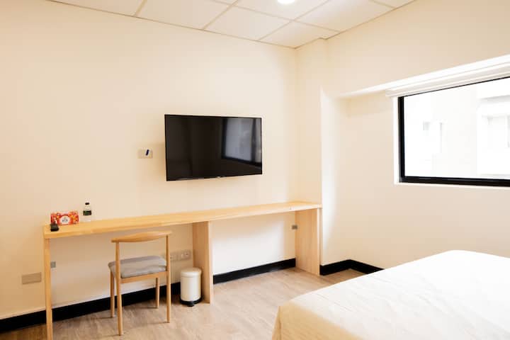Breeze Center/24 Desk/personal Butler/central Tpi - Taipei