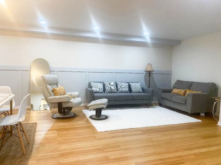 Large New Apartment Near Chicago Walk Trains - Cicero, IL