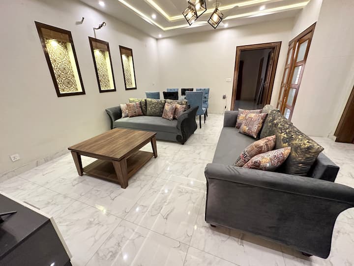 3 Bedroom Apartment British Host - Pakistan