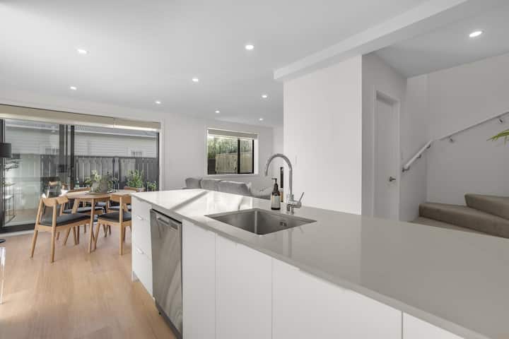 Smart New Hutt City Townhouse - Lower Hutt