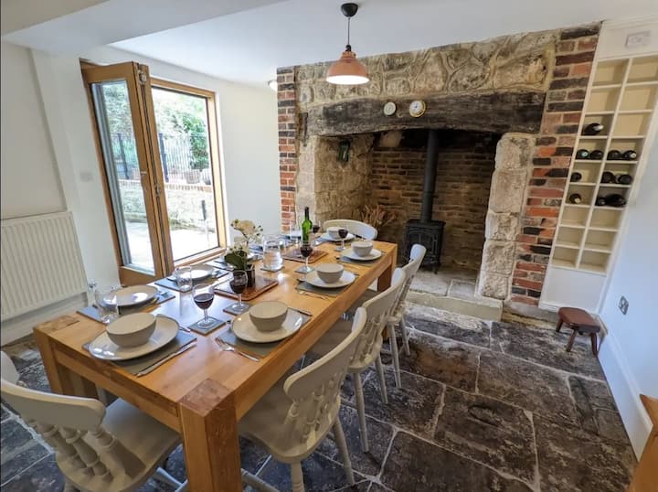 5 Bed Period House, Sleeps 10, Great For Families! - Isle of Wight