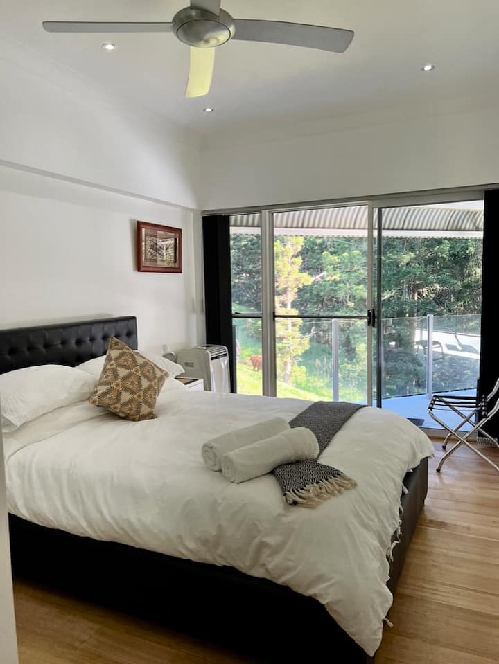 Ingleside  Stud Farm Queen Room - Tweed Heads
