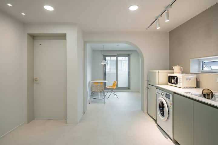 스테이 단.  여기 이공간은 한없이 다정할게요. - Busan