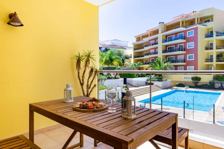 Sunhouse Pool View Apartment - Lagos