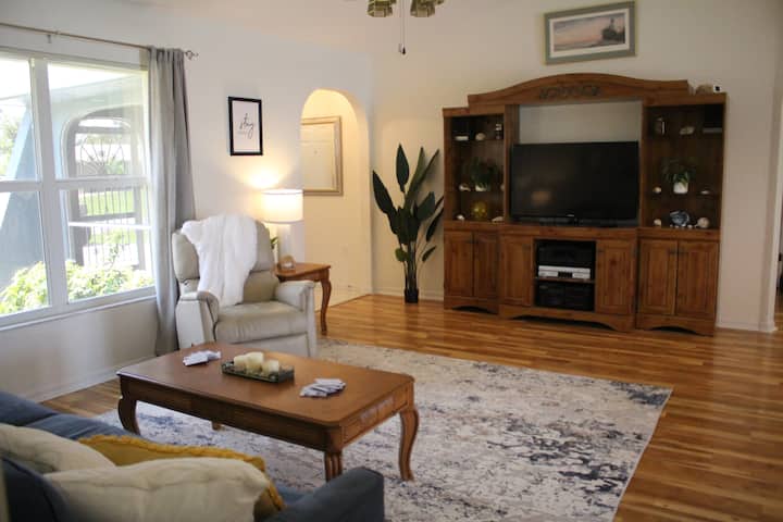 Port Charlotte Retreat - Port Charlotte, FL