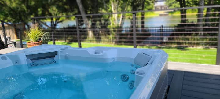 Canal House - Ev Charger, Spa, Firepit, Movie Room - Ocean Shores, WA