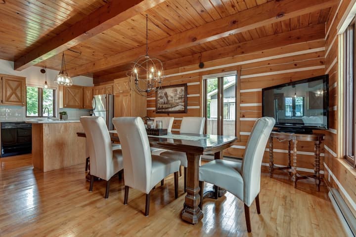Charming And Very Spacious Canadian House - Blainville