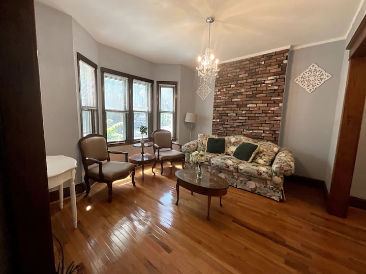 French Country Corner - Skokie, IL