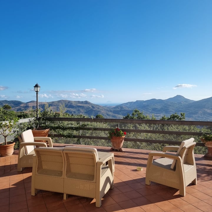 Villa Acanthos Panoramic Terrace Mistral Apartment - Castelbuono
