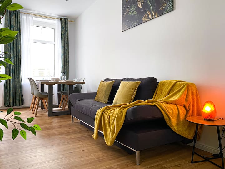 Liebevolle Wohnung Mit Regendusche, Küche + 4k-tv - Leipzig