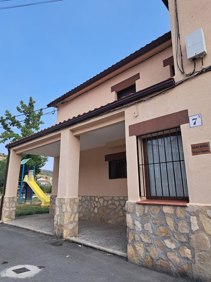 Casa Rural Villa De Lupiana - Guadalajara, España