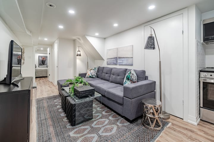 Corso Italia Suite ~ With Parking - Mississauga