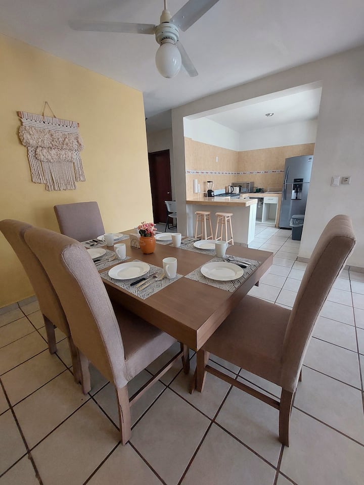 Amplia Casa / Conectada Y Segura - Colima