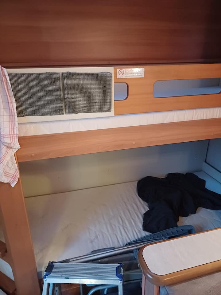 Campingvogn Med 6 Liggeplasser. - Vestnes
