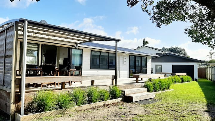 Home + Guest House Hop Skip & A Jump Pauanui Beach - Pauanui