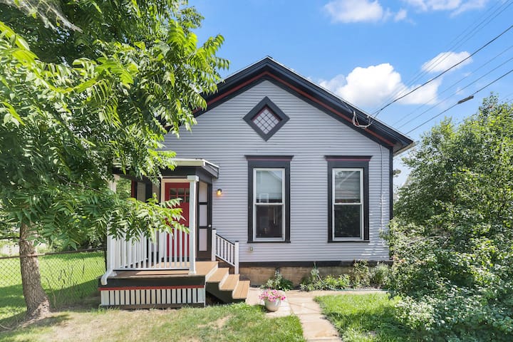 Adorable West Side Cottage W Free Onsite Parking! - Buffalo, NY