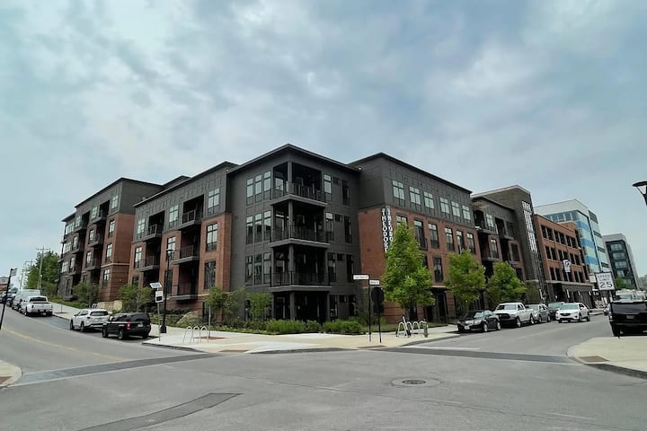 Dublin Bridgepark Condo - Dublin, OH