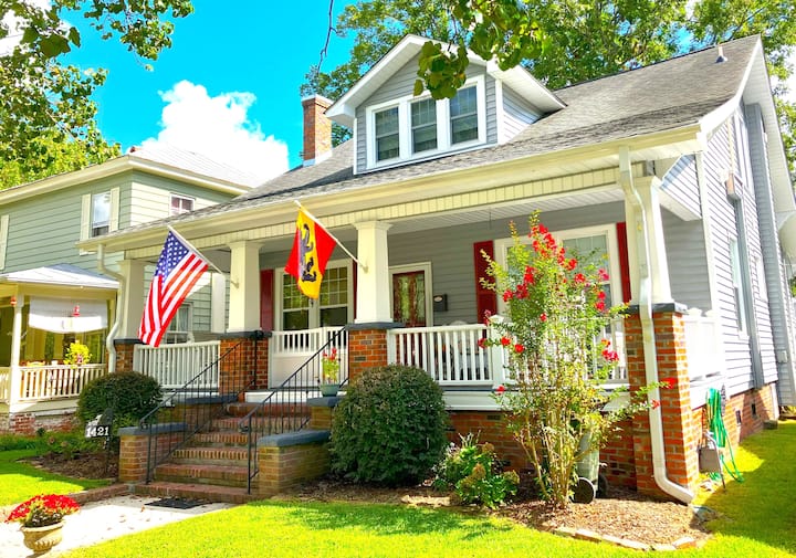 Elegant Historic Home With Grand Front Porch - New Bern, NC