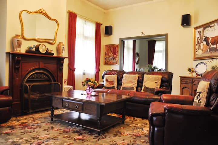 Historic Wallace Homestead - Seville, Australia